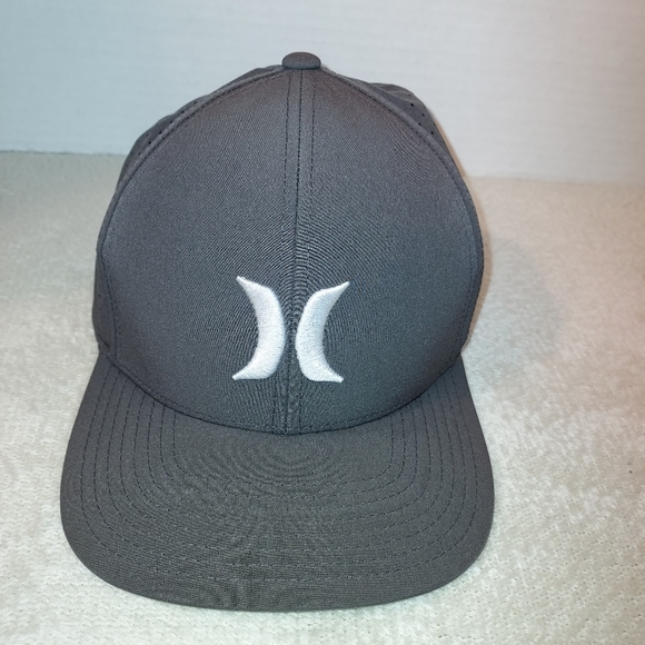 Hurley | Accessories | Hurley Baseball Cap Fitted Size Sm | Poshmark
